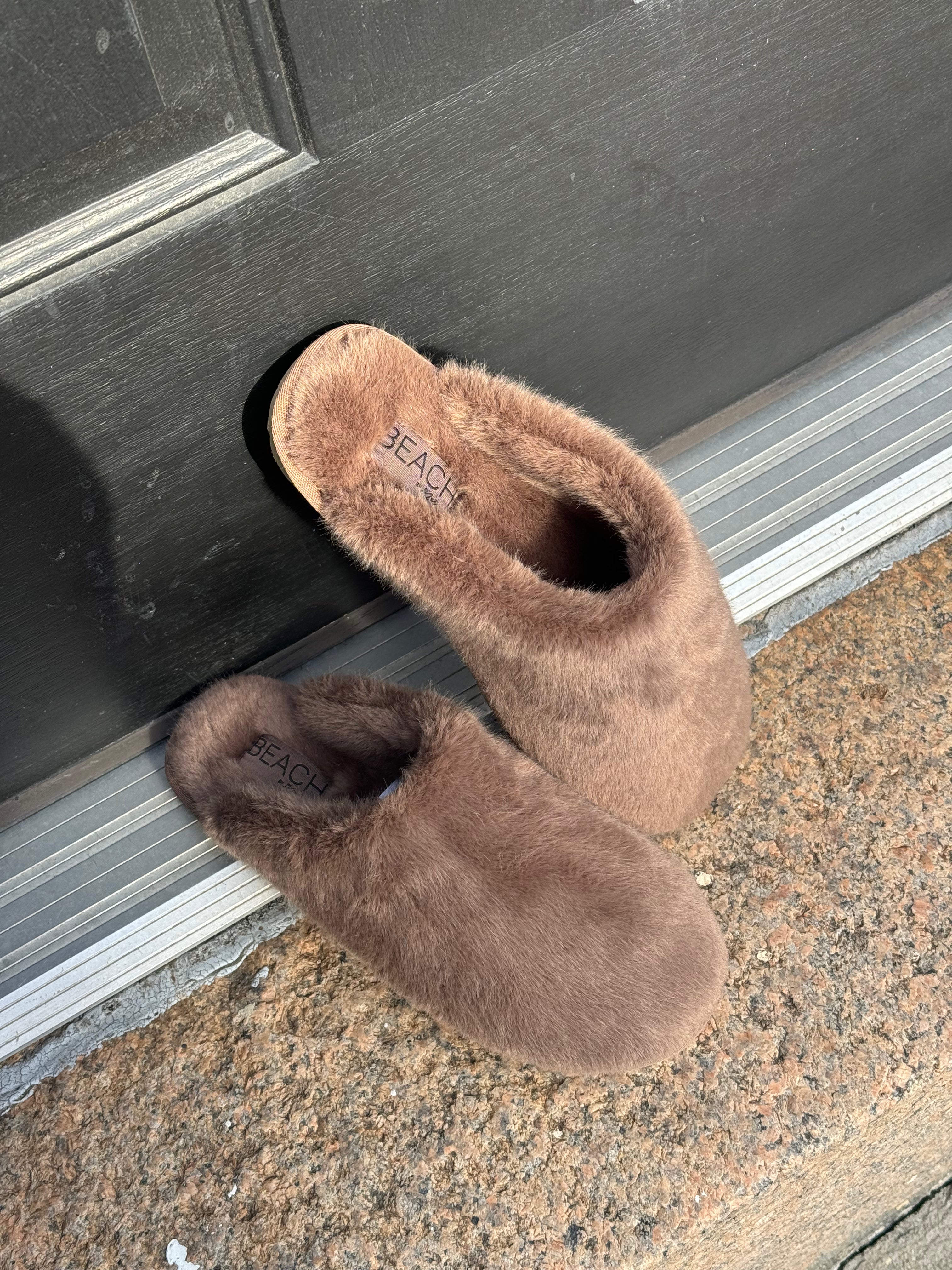 LOUNGE Slipper Mule – Fame and Rebel